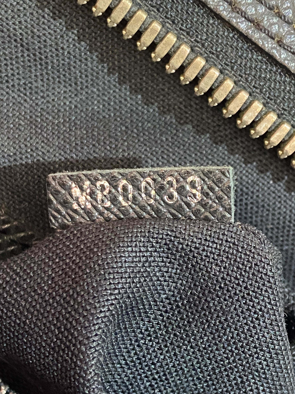 BOLSAS LOUIS VUITTON TAIGA ALEXANDER BRIEFCASE PRETO ORIGINAL – Gringa